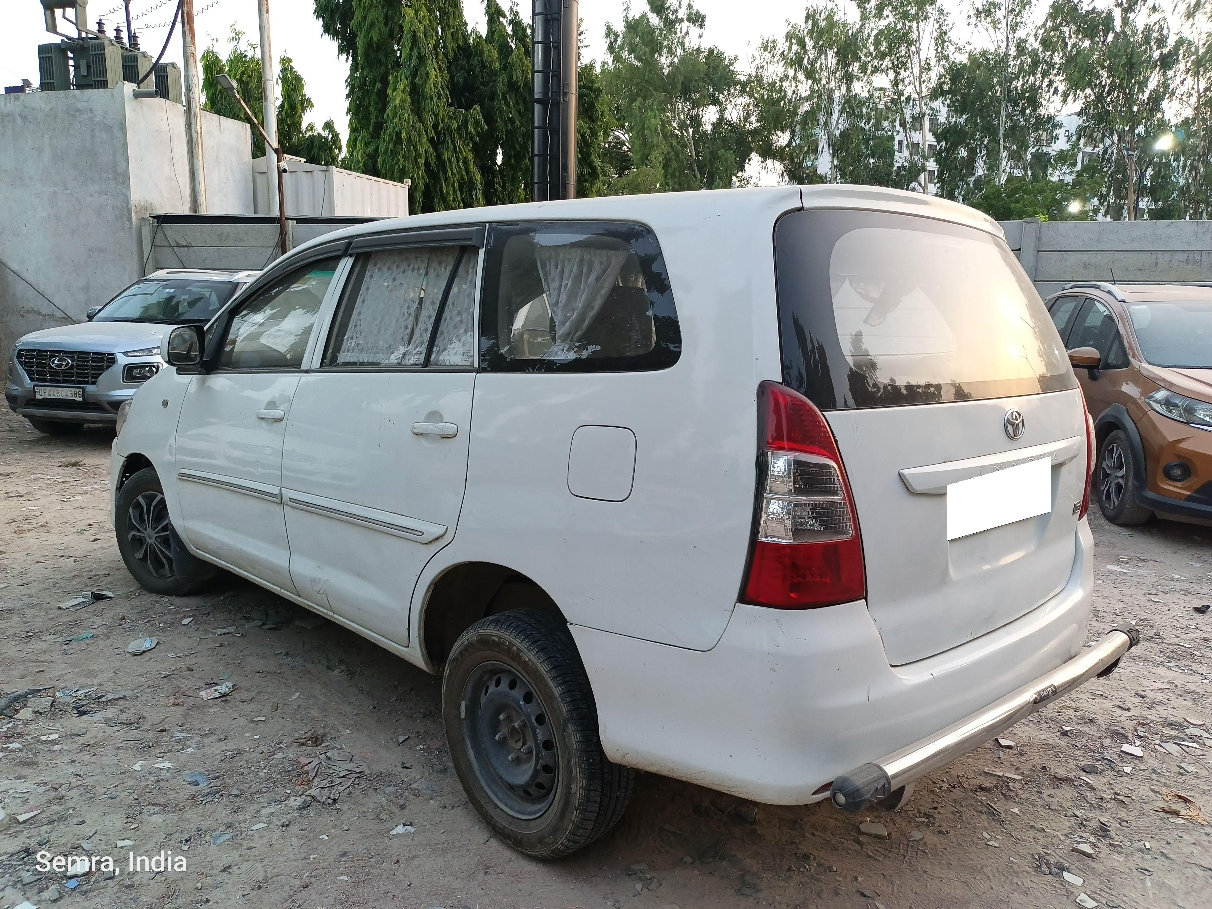 Buy Used Toyota Innova 2.5 G Diesel 7 Seater BS IV of 2015 model @ 5 ...