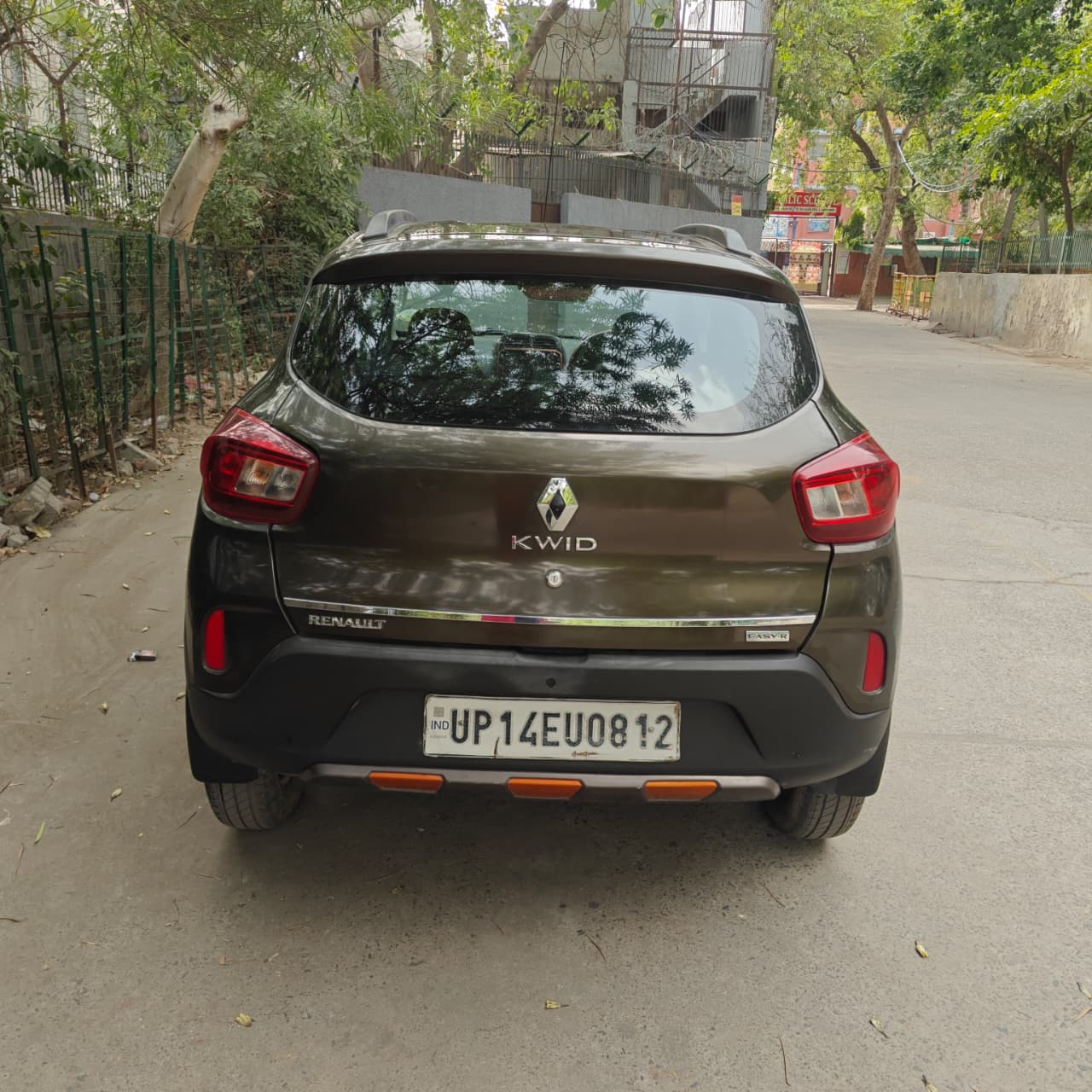 Buy Used Renault KWID Climber 1.0 AMT Opt of 2021 model @ 3,35,000 INR ...