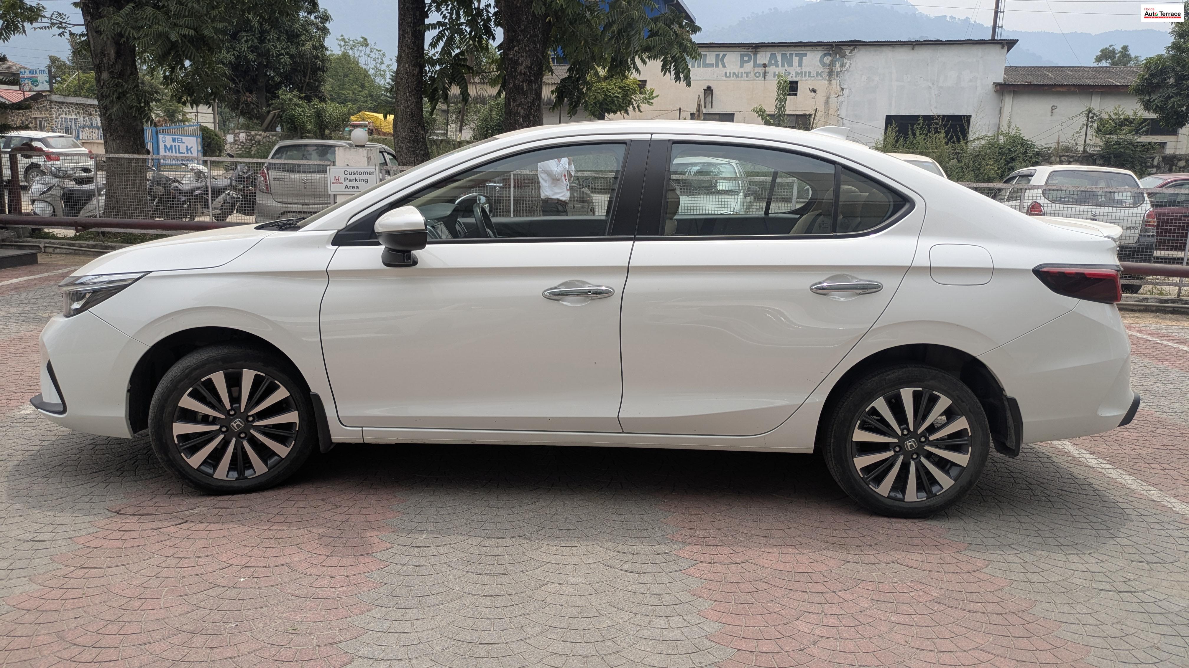 Buy Used Honda City ZX MT of 2024 model @ 13,50,000 INR in Mandi ...