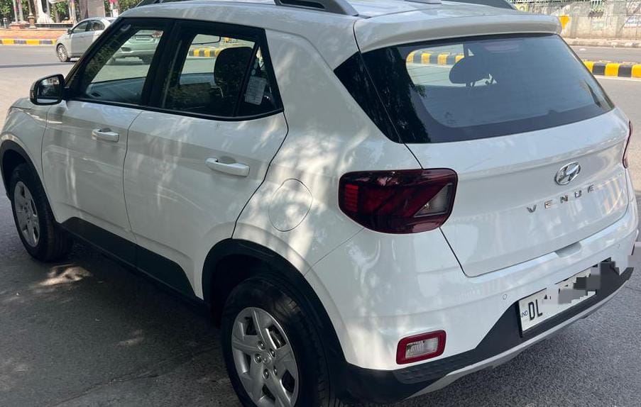 Buy Used Hyundai Venue S Plus of 2022 model @ 7,50,000 INR in Delhi ...