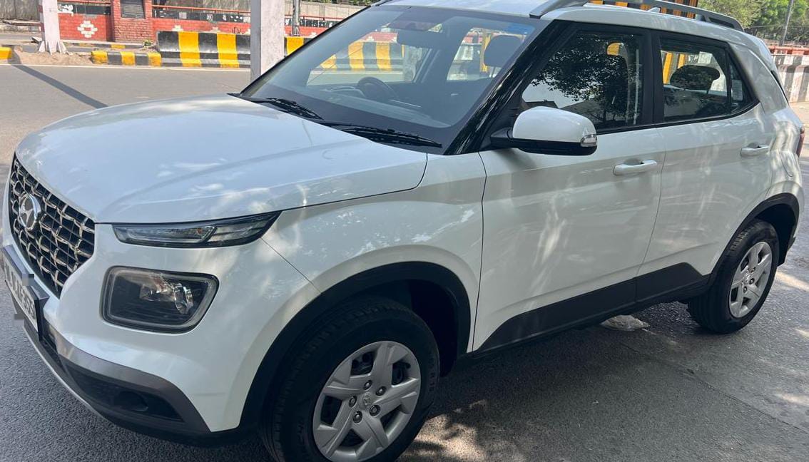 Buy Used Hyundai Venue S Plus of 2022 model @ 7,50,000 INR in Delhi ...