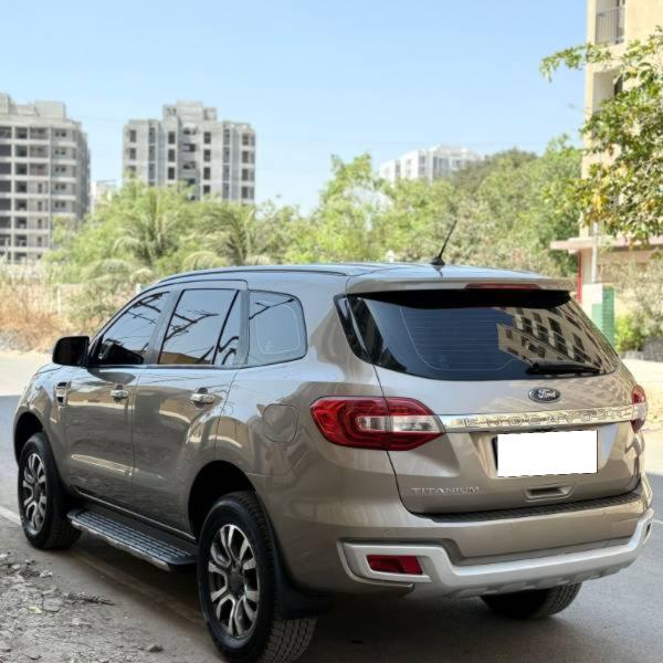 Buy Used Ford Endeavour Titanium Plus 4X2 of 2019 model @ 19,21,000 INR ...