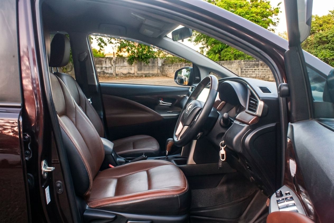 Buy Used Toyota Innova Crysta 2.8 GX AT 8S BSIV of 2019 model @ 16 ...
