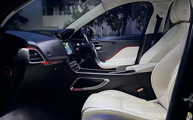 Buy Used Jaguar F-Pace Prestige 2.0 AWD of 2020 model @ 32,00,000 INR ...