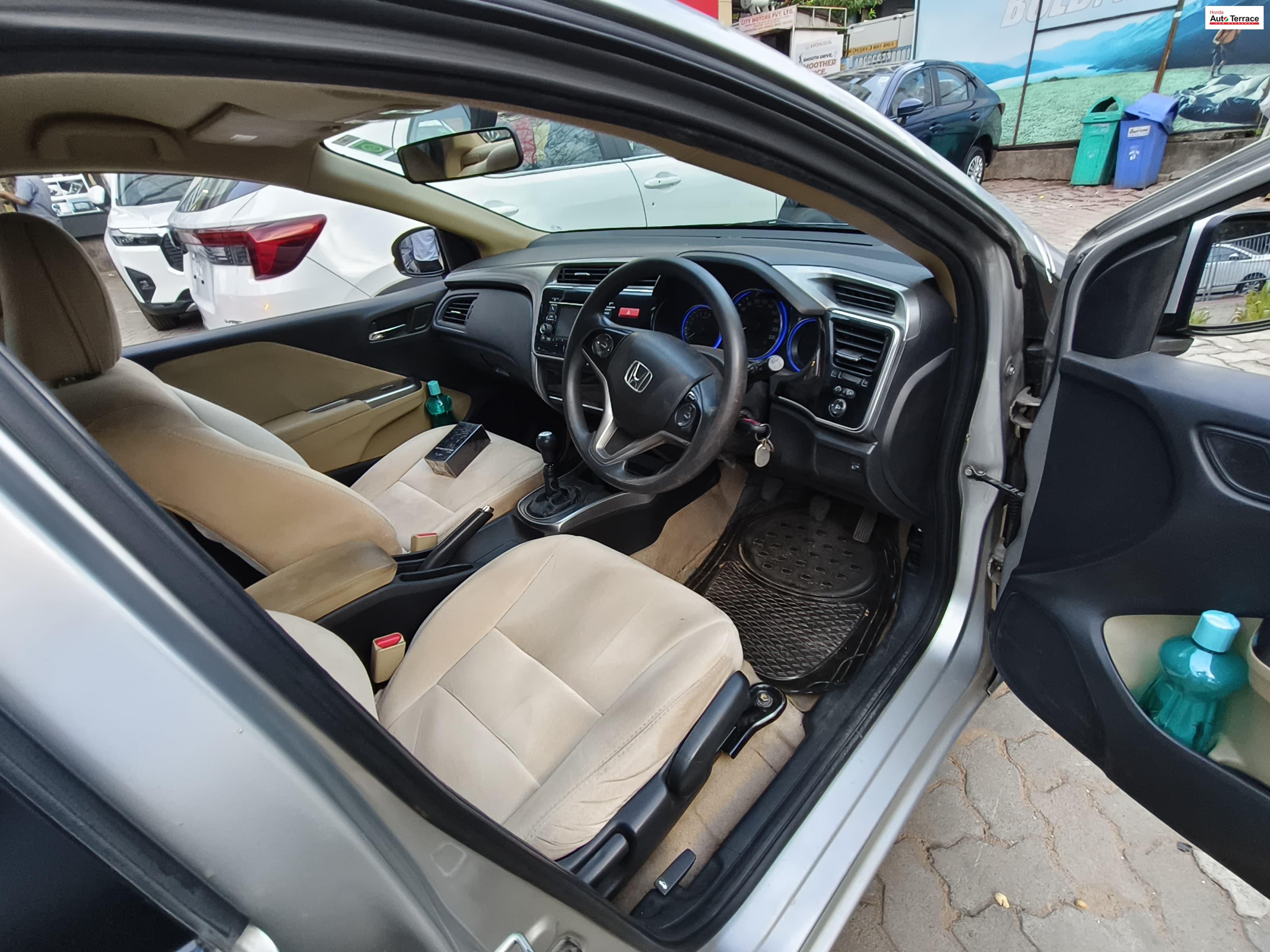Buy Used Honda City V MT AVN of 2015 model @ 4,00,000 INR in ...
