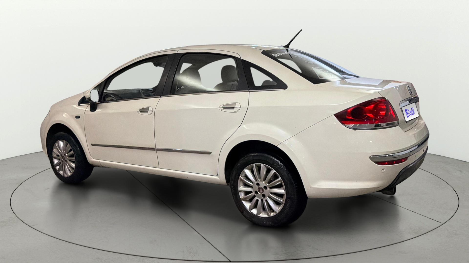 Buy Used Fiat Linea T-Jet Emotion of 2019 model @ 3,25,000 INR in ...