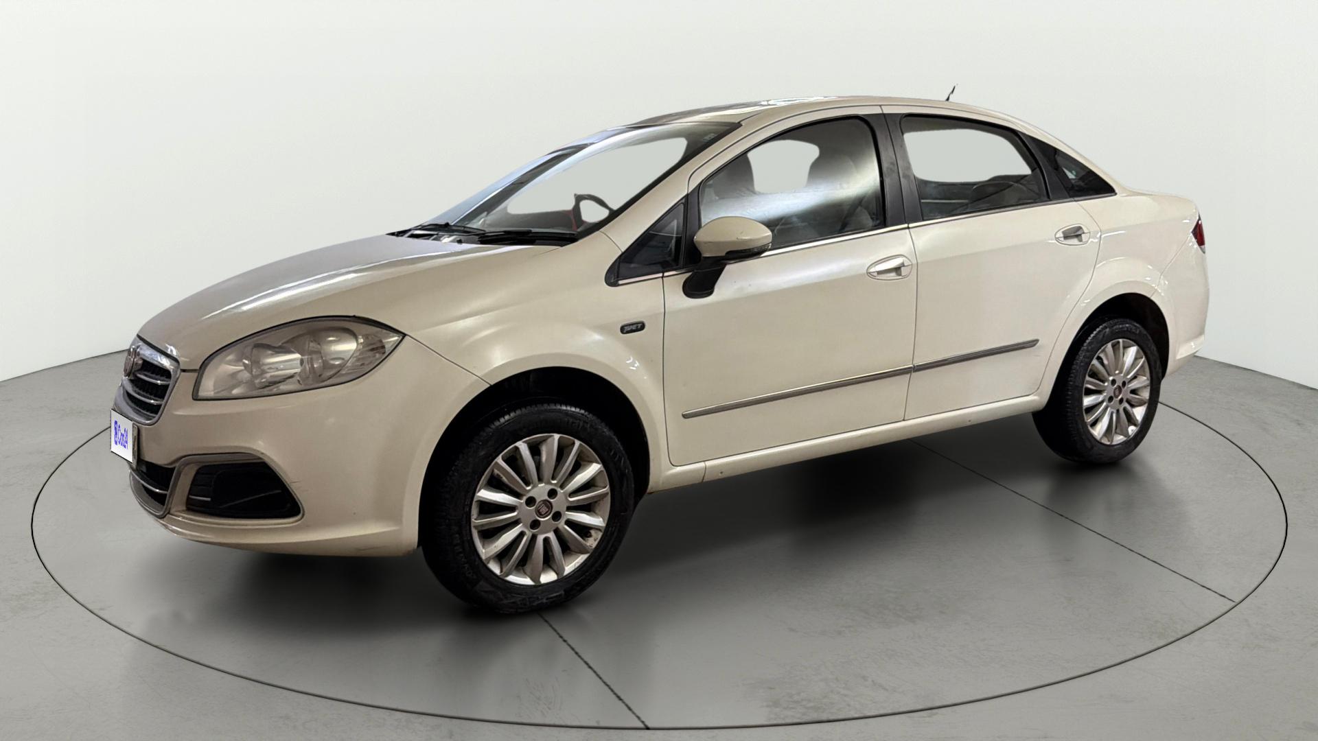 Buy Used Fiat Linea T-Jet Emotion of 2019 model @ 3,25,000 INR in ...