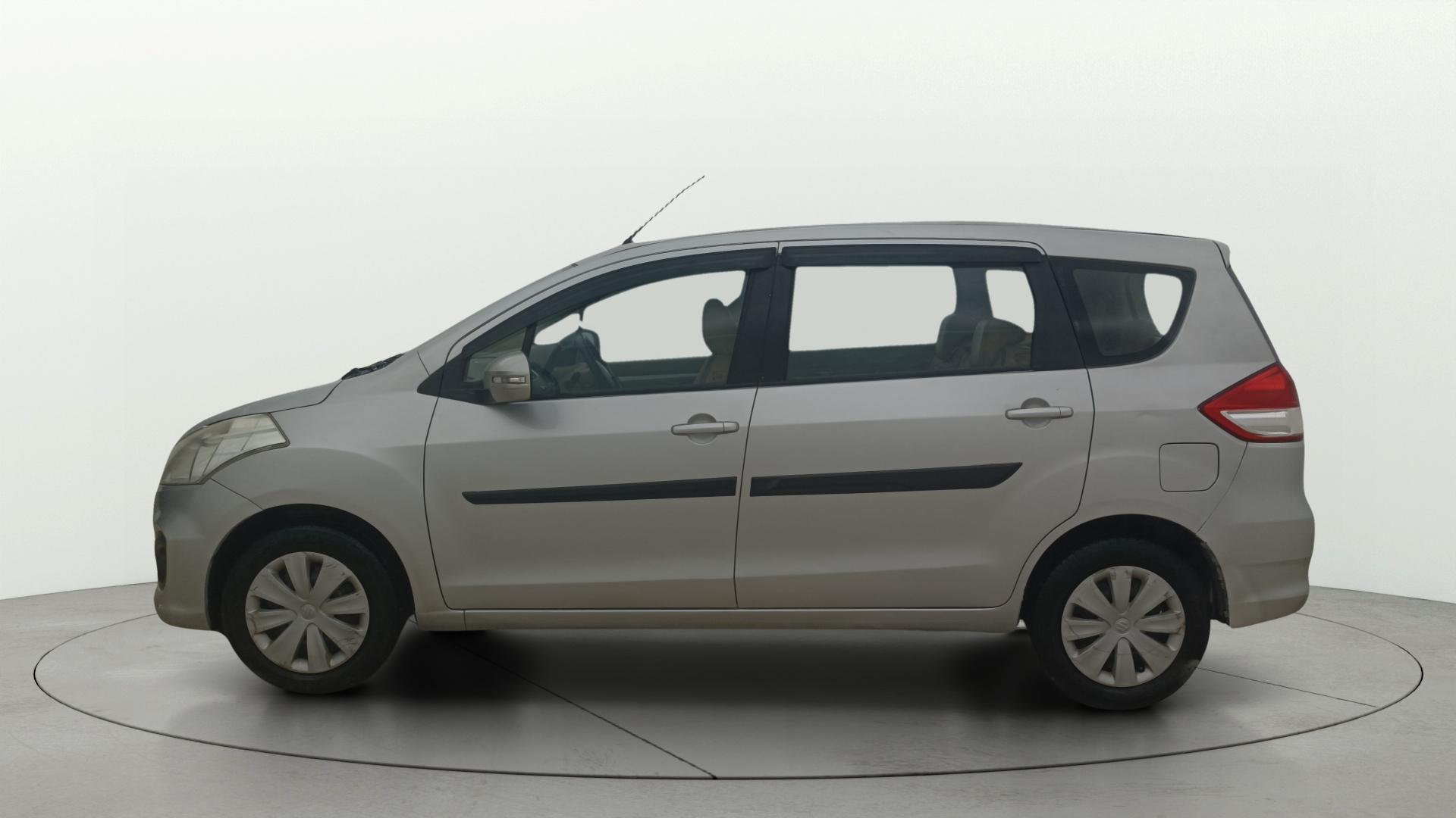 Buy Used Maruti Ertiga SHVS VDI of 2017 model @ 6,79,456 INR in ...