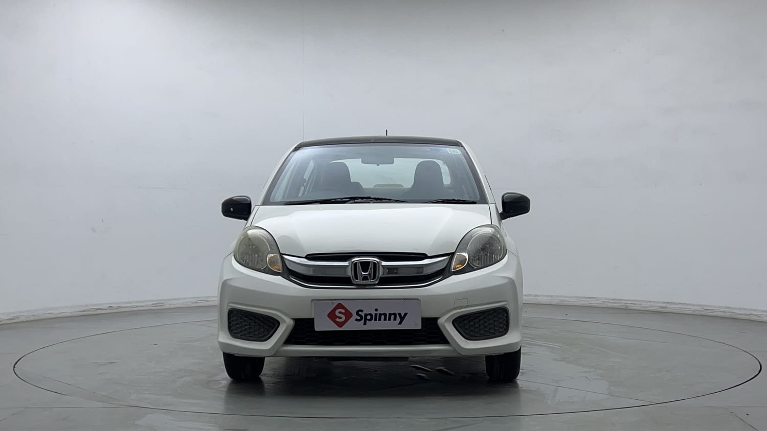 Buy Used Honda Amaze 2nd Gen E of 2018 model @ 3,43,000 INR in ...