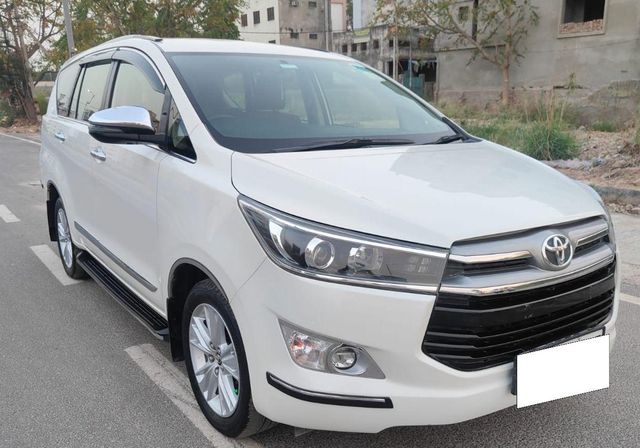 2019 Toyota Innova Crysta 2755 cc कार नई दिल्ली में ₹16.45 Lakh में ...