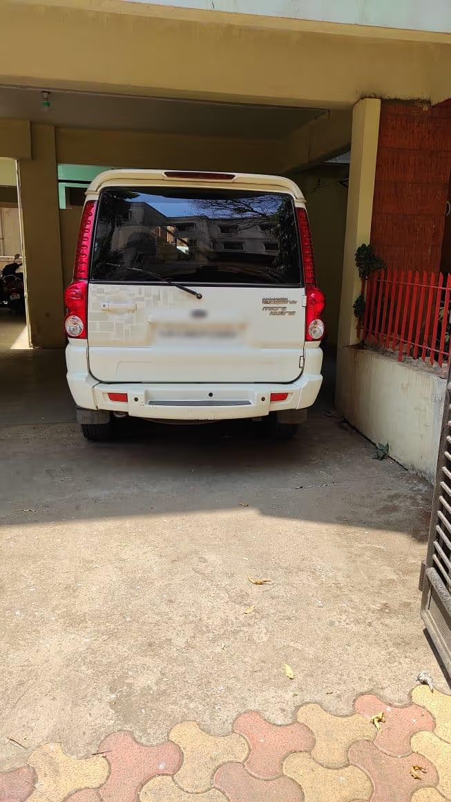 Buy Used Mahindra Scorpio VLX 2WD ABS AT BSIII of 2012 model @ 4,50,000 ...