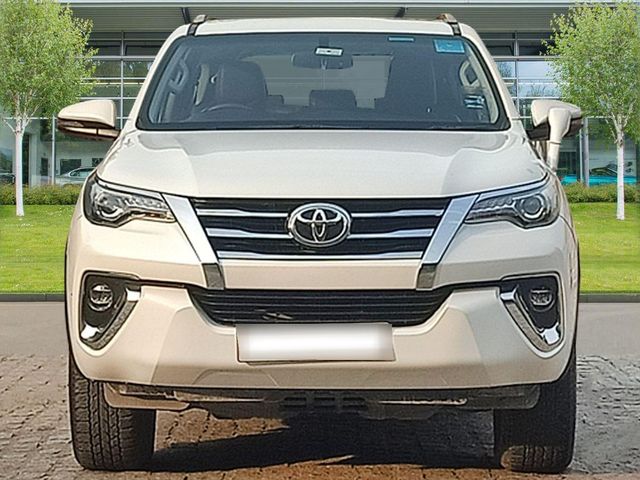 2274 Second Hand Cars Above 10 Lakh in New Delhi