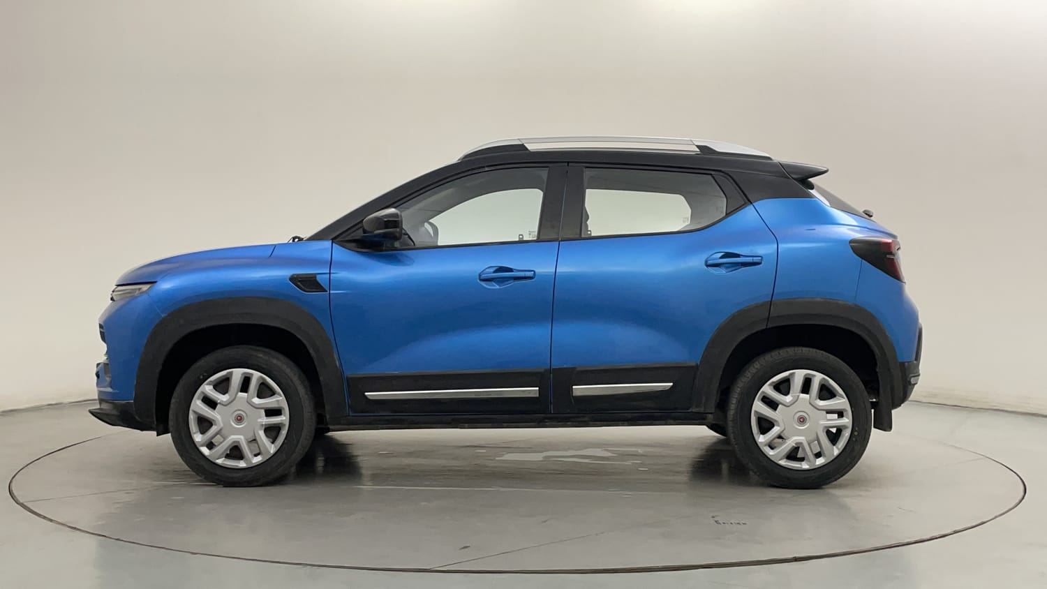 Buy Used Renault Kiger RXT Turbo of 2021 model @ 5,43,468 INR in ...