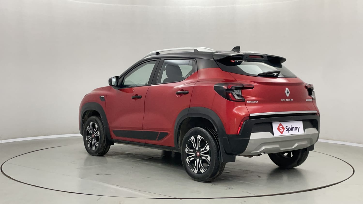 Buy Used Renault Kiger RXZ Turbo CVT DT of 2022 model @ 7,32,000 INR in ...