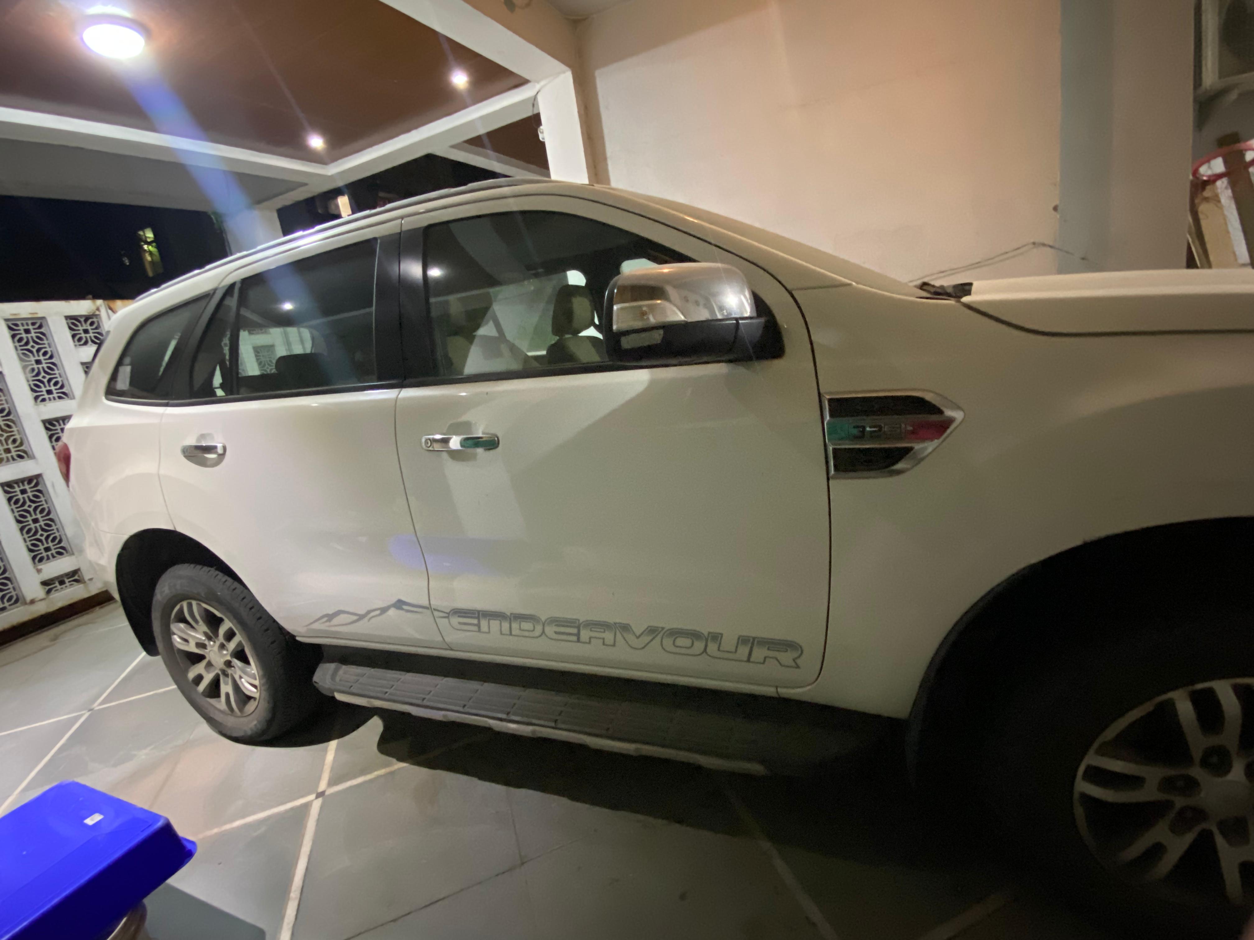 Buy Used Ford Endeavour 2.2 Titanium AT 4X2 of 2018 model @ 28,00,000 ...