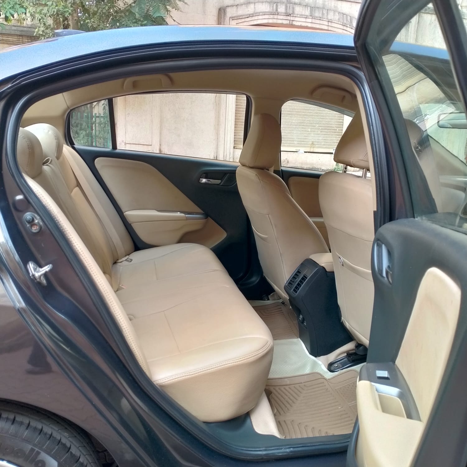 Buy Used Honda City i VTEC V of 2015 model @ 4,45,000 INR in Thane ...