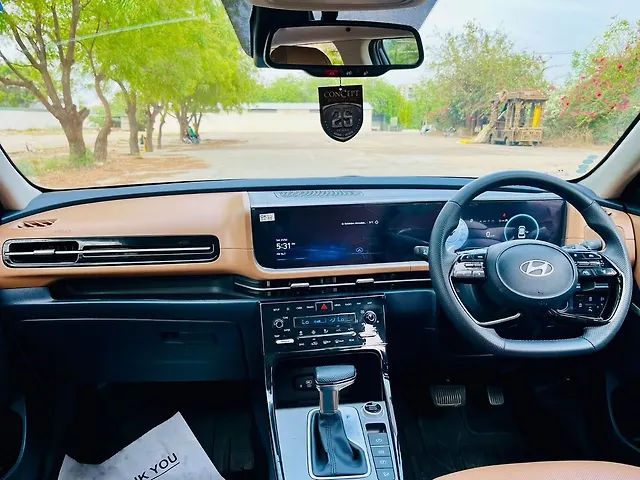 Buy Used Hyundai Alcazar Signature 6Str DCT of 2024 model @ 18,50,000 ...