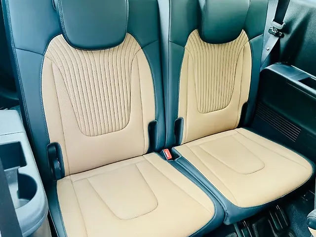Buy Used Hyundai Alcazar Signature 6Str DCT of 2024 model @ 18,50,000 ...
