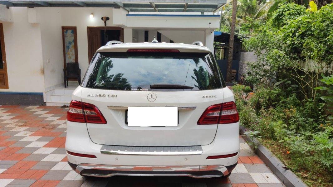 Buy Used Mercedes-Benz M-Class ML 250 CDI of 2013 model @ 12,00,000 INR ...