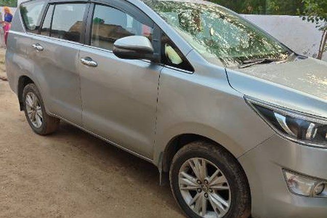Buy Used Toyota Innova Crysta 2.4 VX MT 8S BSIV of 2019 model @ 10,00 ...