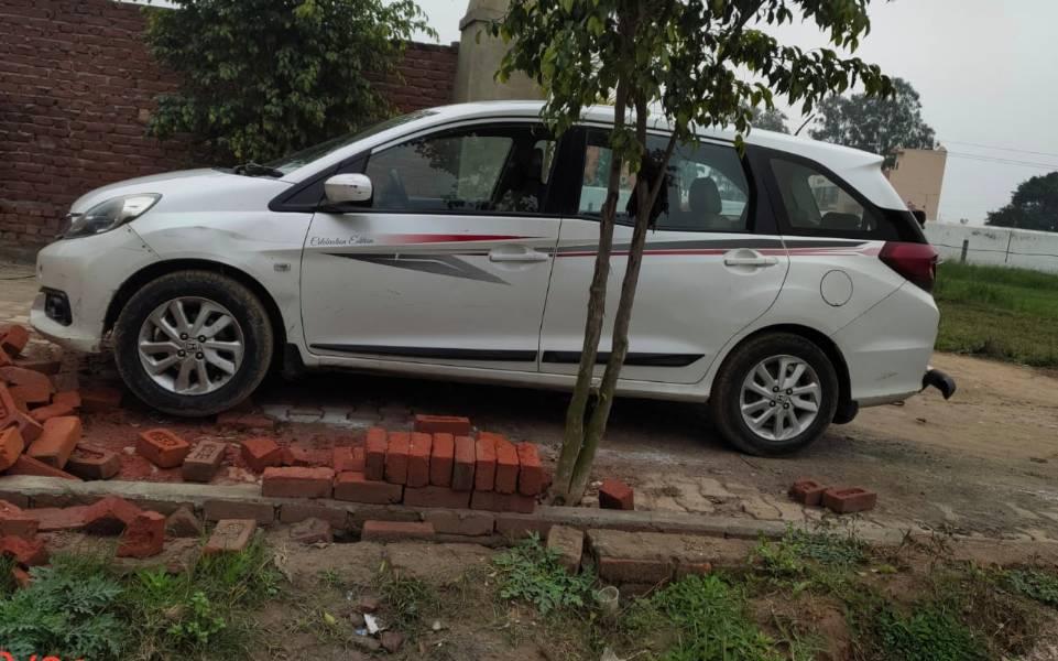 Buy Used Honda Mobilio V i-DTEC of 2015 model @ 2,50,000 INR in Budaun ...