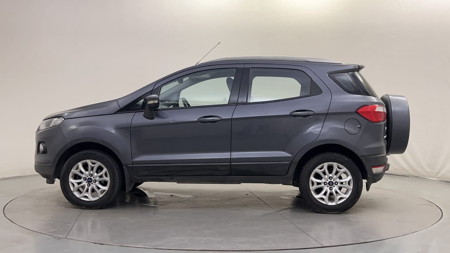 Buy Used Ford Ecosport 1.0 Ecoboost Titanium of 2016 model @ 5,46,000 ...