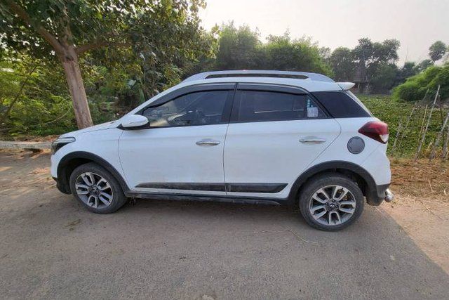 Buy Used Hyundai i20 Active 1.2 SX of 2018 model @ 5,00,000 INR in ...