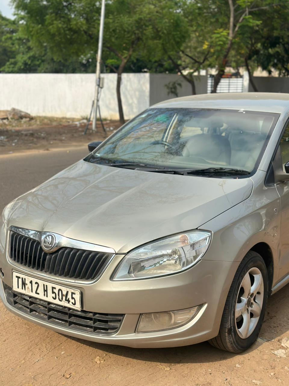 Buy Used Skoda Rapid 1.5 TDI Ambition With Alloy Wheel of 2015 model ...