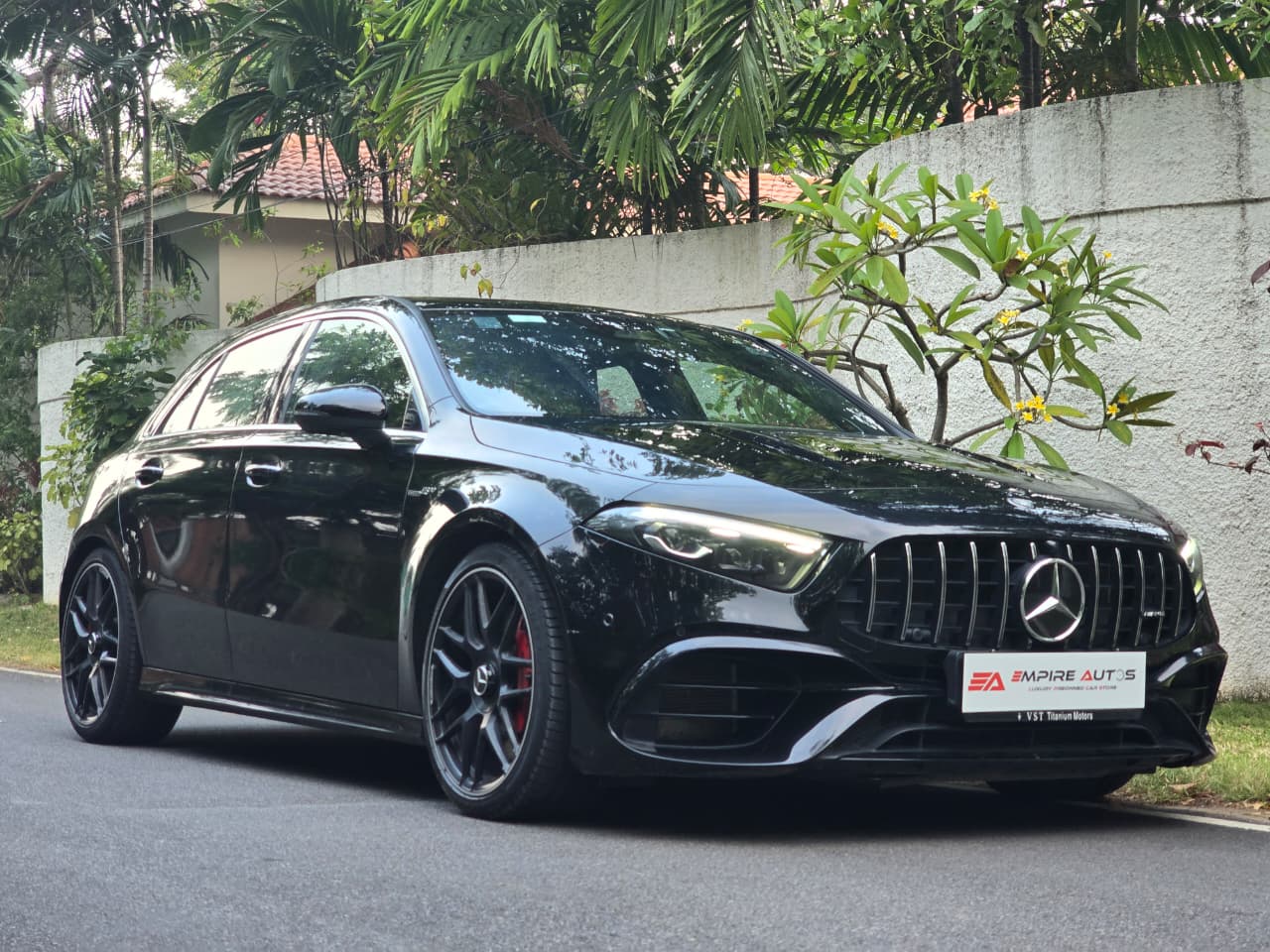 Buy Used Mercedes-Benz AMG EQS 53 4Matic Plus of 2024 model @ 85,00,000 ...