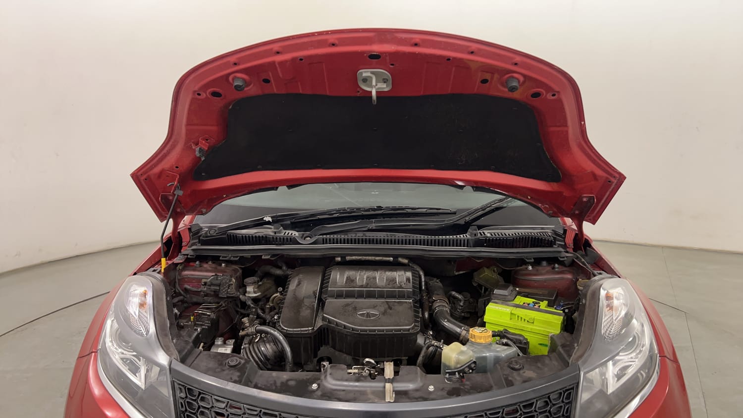 Buy Used Tata Nexon Pure Plus Diesel AMT of 2018 model @ 7,03,000 INR ...