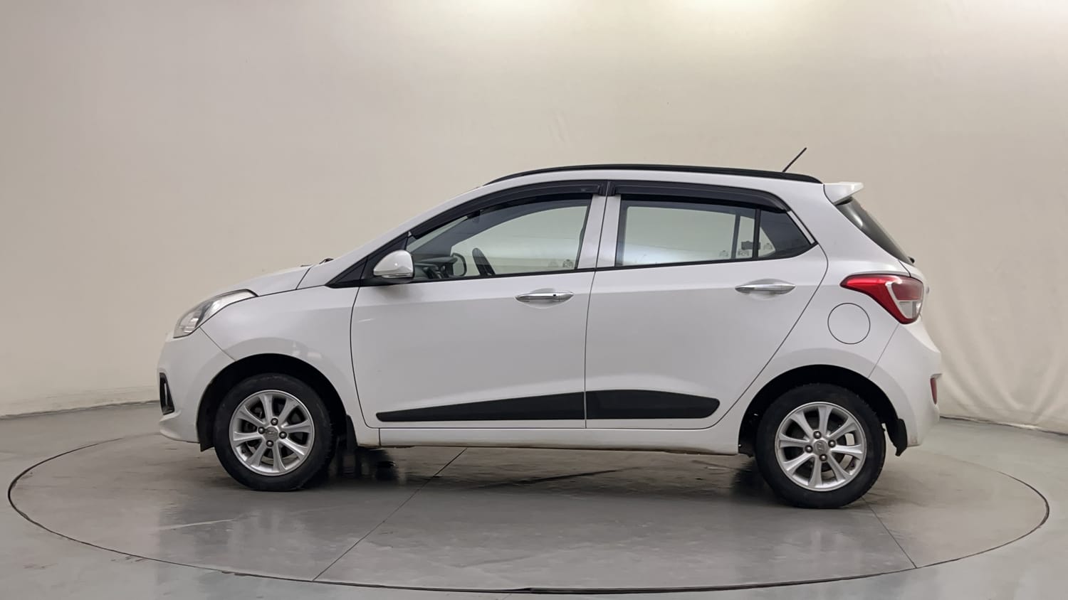 Buy Used Hyundai Grand i10 1.2 Kappa Asta of 2014 model @ 3,76,000 INR ...