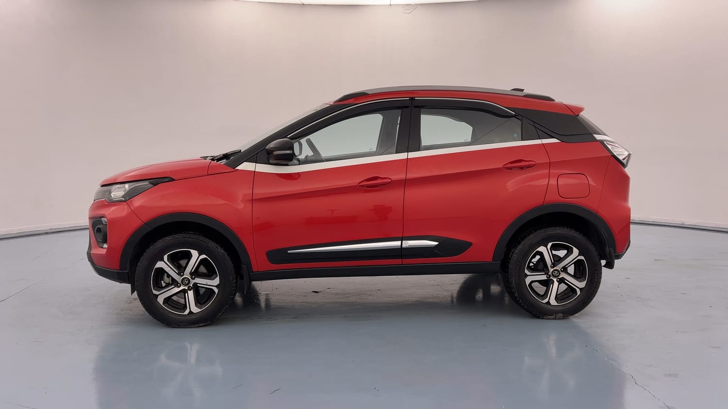 Buy Used Tata Nexon Pure Plus S Diesel of 2022 model @ 8,68,000 INR in ...