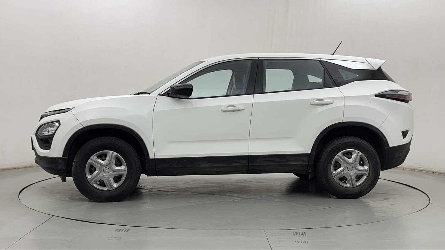 Buy Used Tata Harrier XM of 2022 model @ 11,64,771 INR in Thane ...