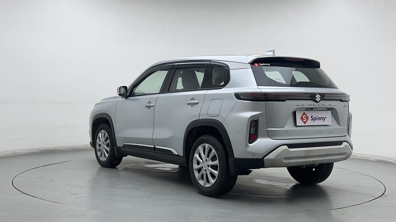 Buy Used Maruti Grand Vitara Delta Plus Hybrid CVT of 2024 model @ 10 ...