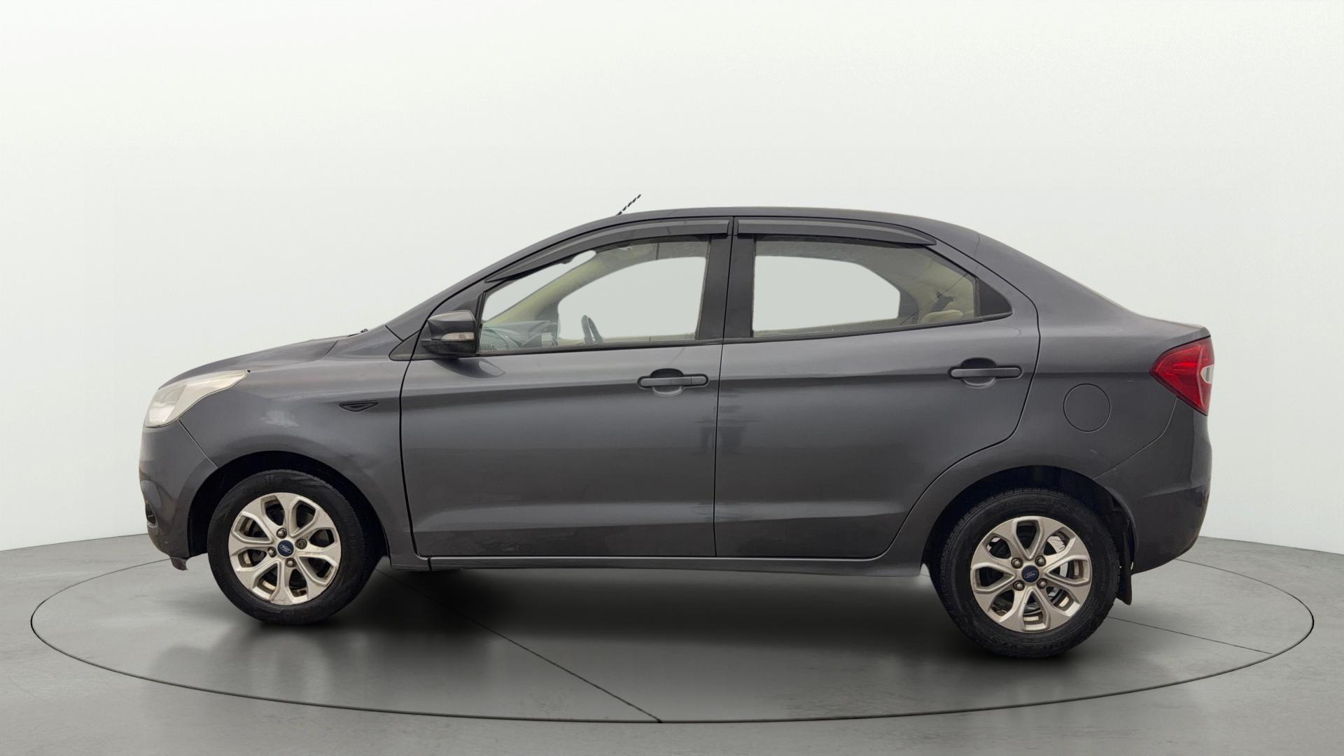Buy Used Ford Aspire Titanium BSIV of 2018 model @ 3,04,263 INR in ...