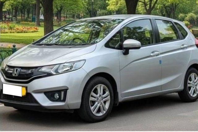 Used Manual Cars in New Delhi - 3879 Second Hand Cars in New Delhi ...