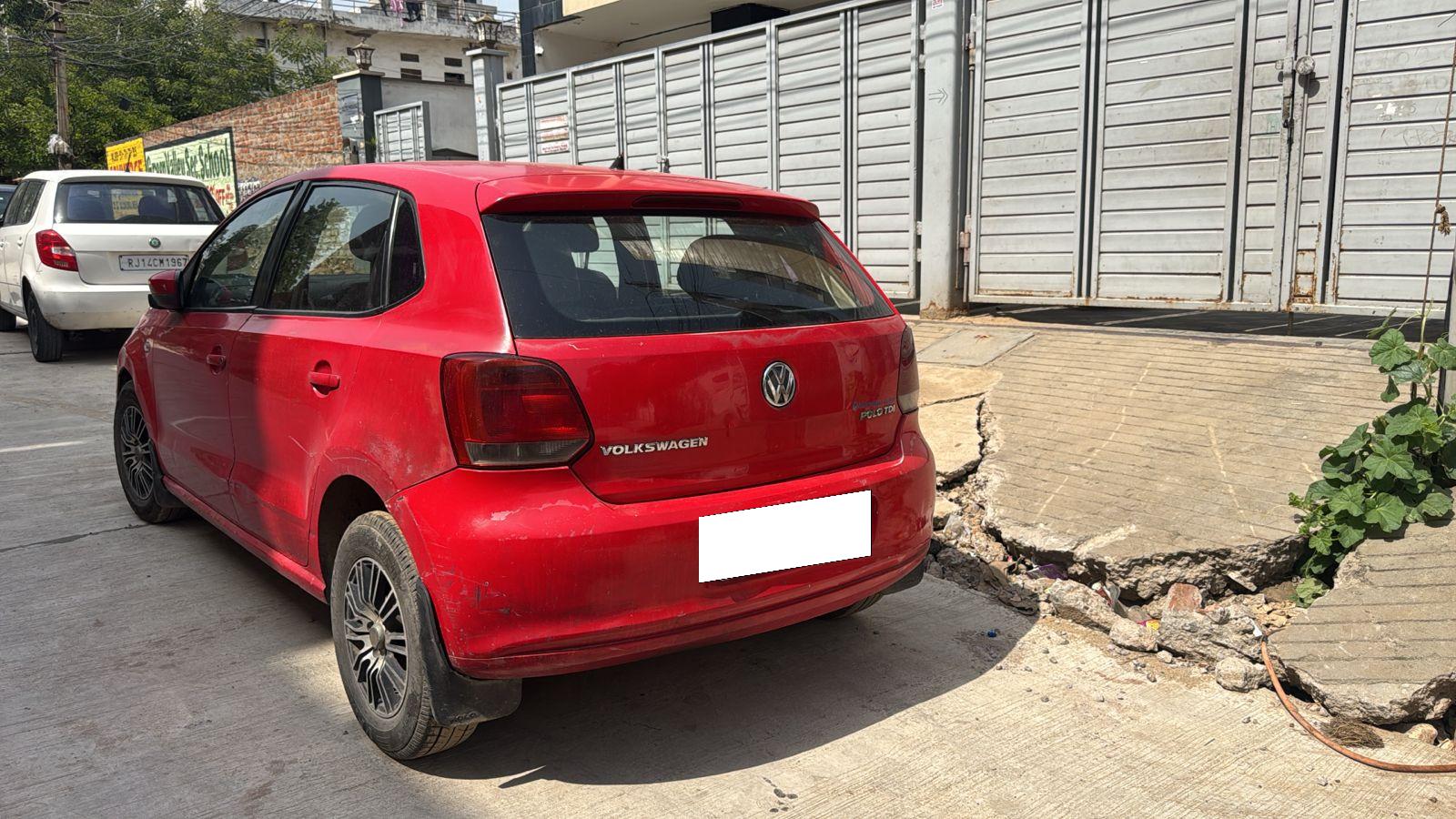 Buy Used Volkswagen Polo Diesel Comfortline 1.2L of 2011 model @ 2,00 ...