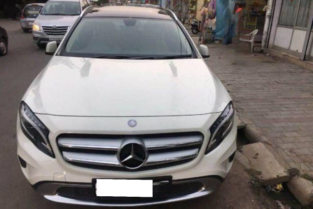 2015 Mercedes-Benz GLA Class कार कानपुर में ₹11.50 Lakh में - CarDekho