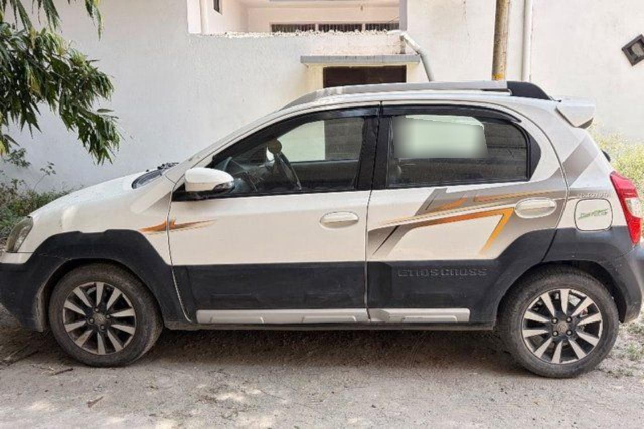 Buy Used Toyota Etios G of 2015 model @ 3,40,000 INR in Aligarh ...
