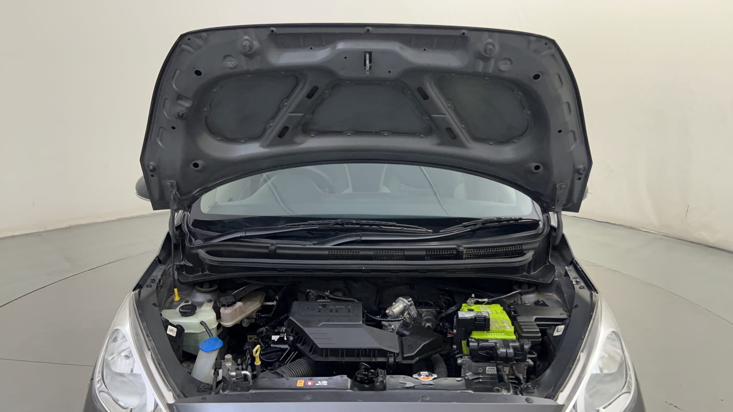 Buy Used Hyundai Santro Sportz AMT of 2020 model @ 4,33,000 INR in ...