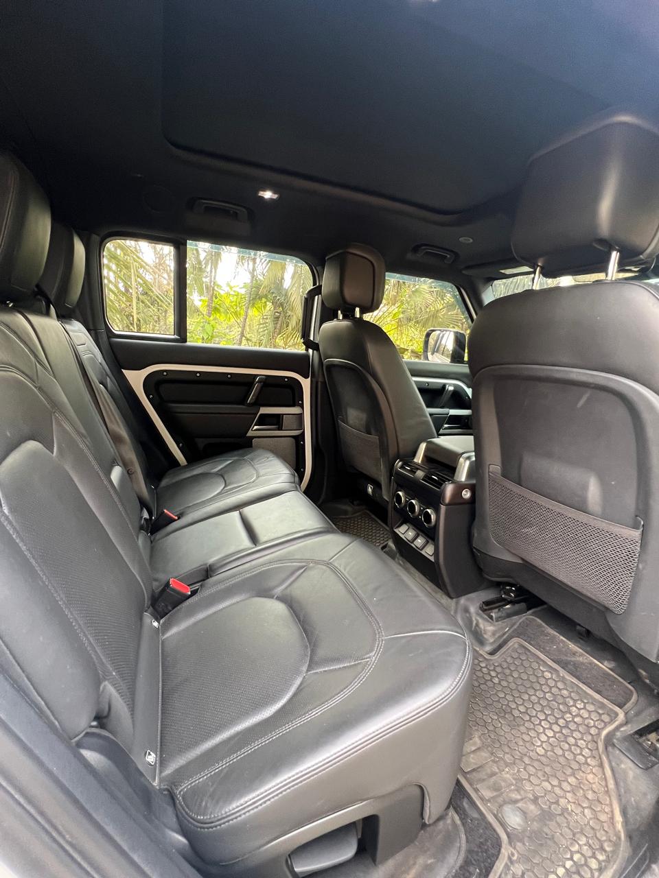 Buy Used Land Rover Defender 3.0 l 130 HSE of 2023 model @ 1,29,75,000 ...