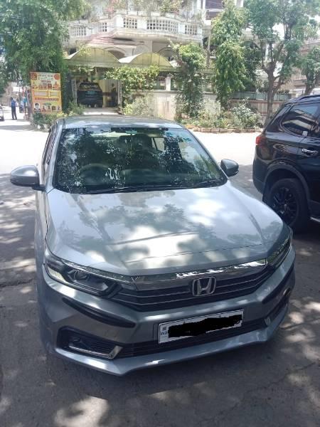 Used 2022 Honda Amaze 2nd Gen Petrol Automatic in New Delhi at ₹6.50 ...