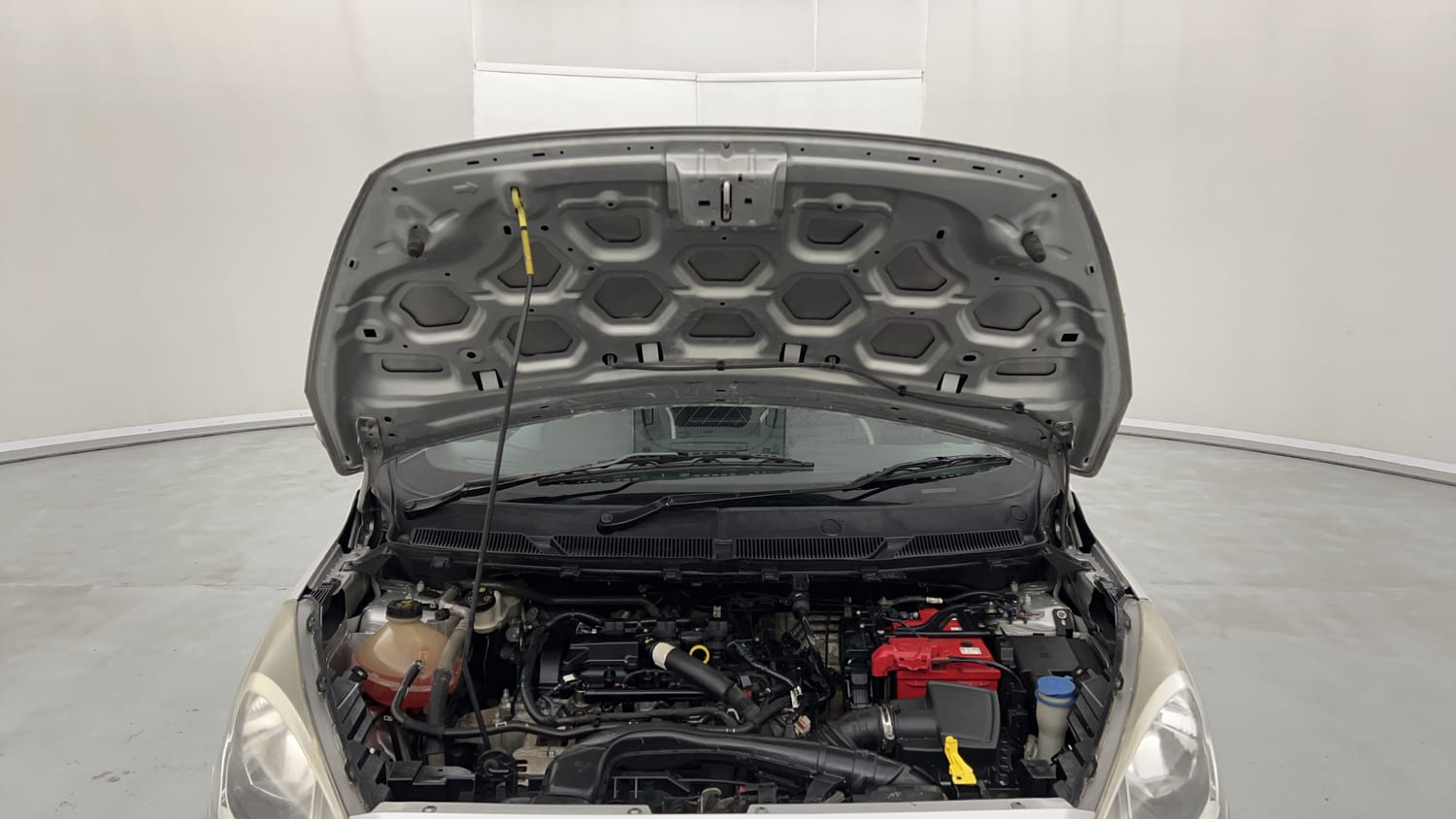 Buy Used Ford Freestyle Titanium Petrol BSIV of 2020 model @ 3,95,000 ...