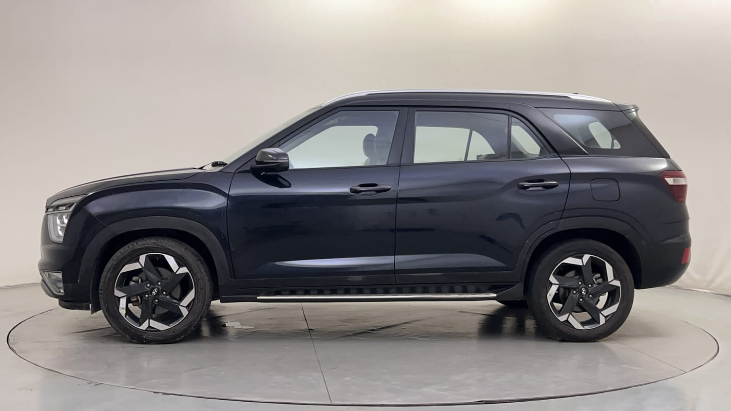 Buy Used Hyundai Alcazar Signature 6Str Diesel AT of 2021 model @ 14 ...