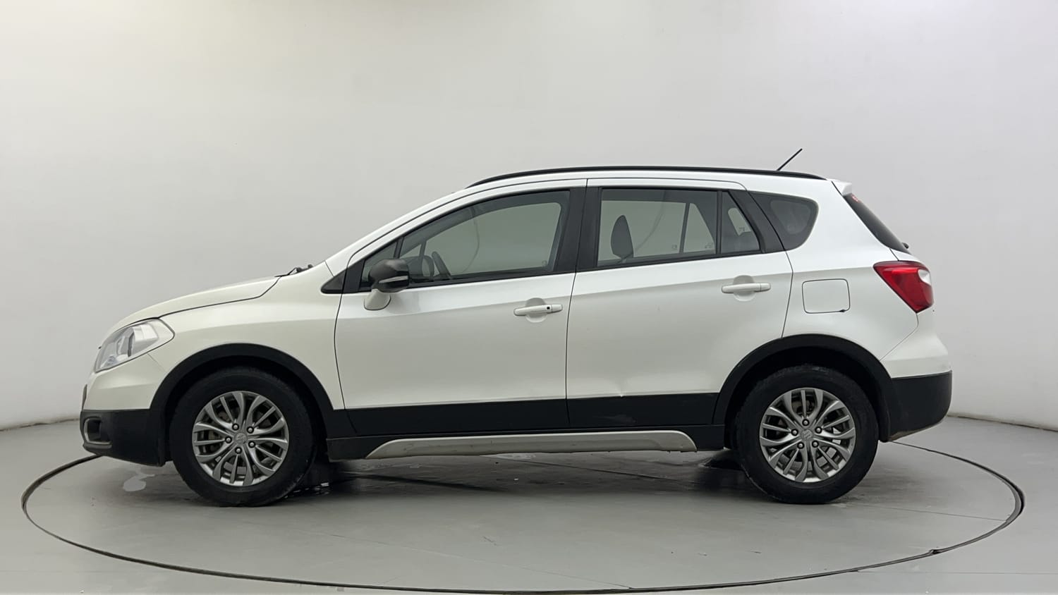 Buy Used Maruti S Cross Zeta of 2017 model @ 4,98,000 INR in Ahmedabad ...