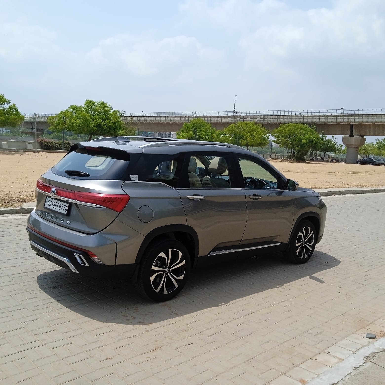 Buy Used MG Hector Sharp Pro CVT 2023-2025 of 2025 model @ 14,90,000 ...