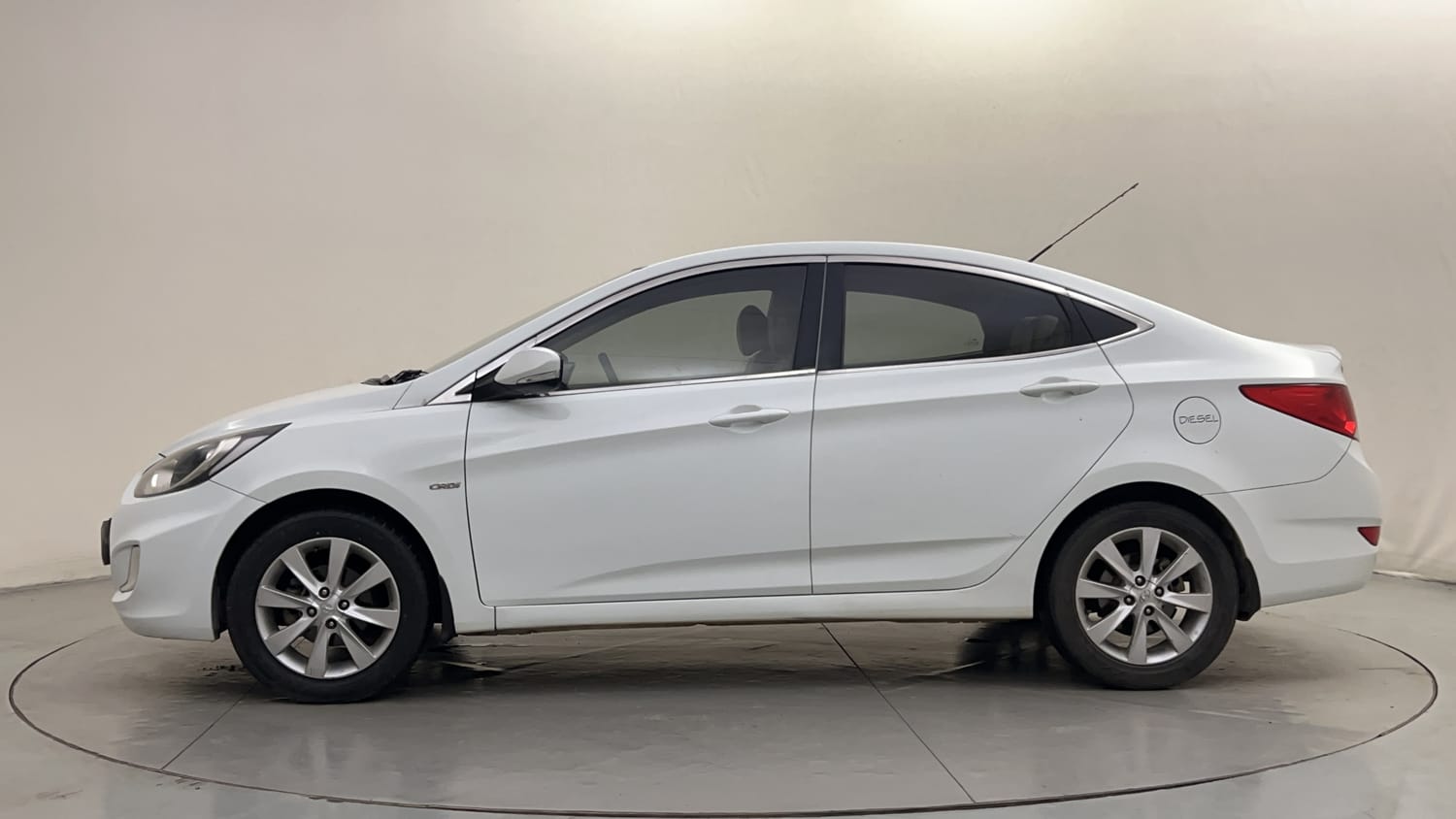Buy Used Hyundai Verna 1.6 CRDi SX of 2013 model @ 4,21,000 INR in ...