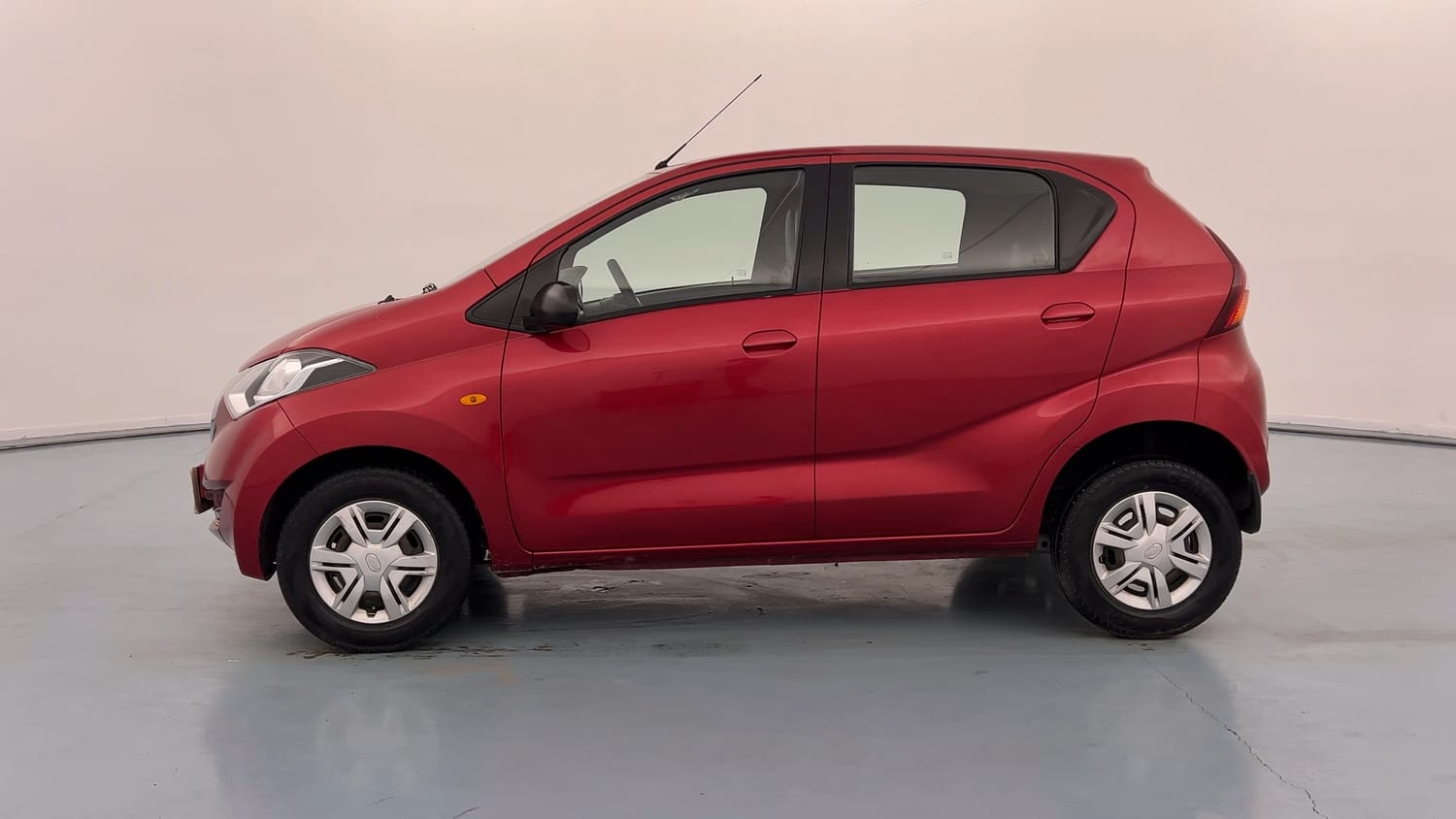 Buy Used Datsun RediGO AMT 1.0 S of 2018 model @ 2,73,000 INR in ...