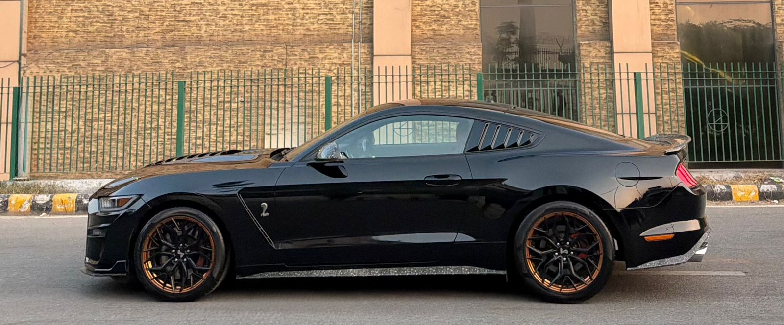 Buy Used Ford Mustang V8 of 2019 model @ 83,50,000 INR in Delhi ...