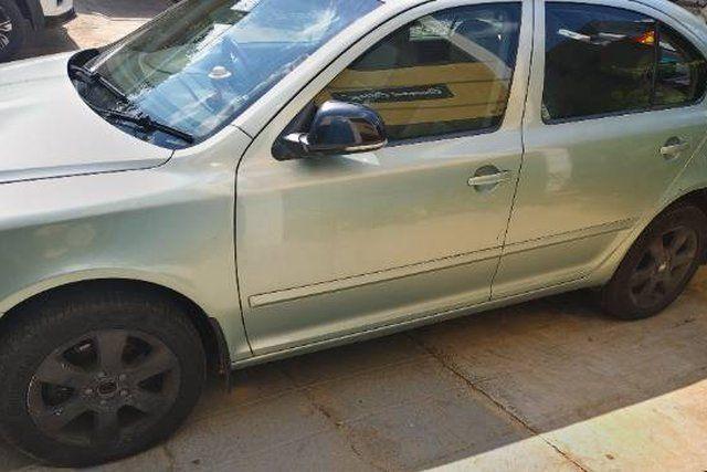 Buy Used Skoda Laura 1.9 TDI MT Elegance of 2010 model @ 2,70,000 INR ...